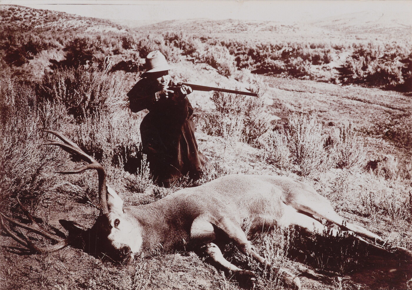 [Woman hunter with buck] | Amon Carter Museum of American Art