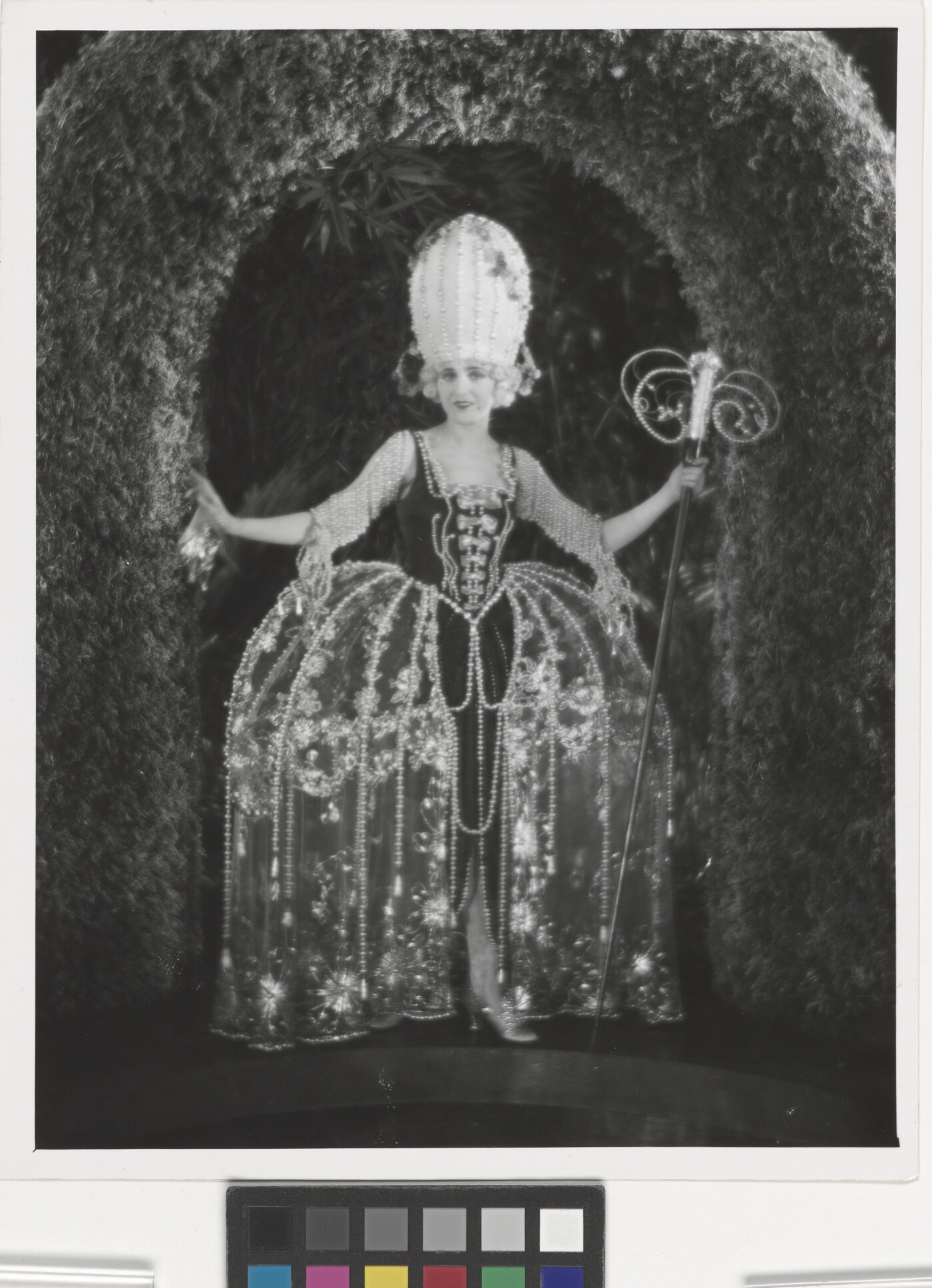 [Agnes Ayres in Cinderella fantasy sequence, "Forbidden Fruit"] | Amon ...