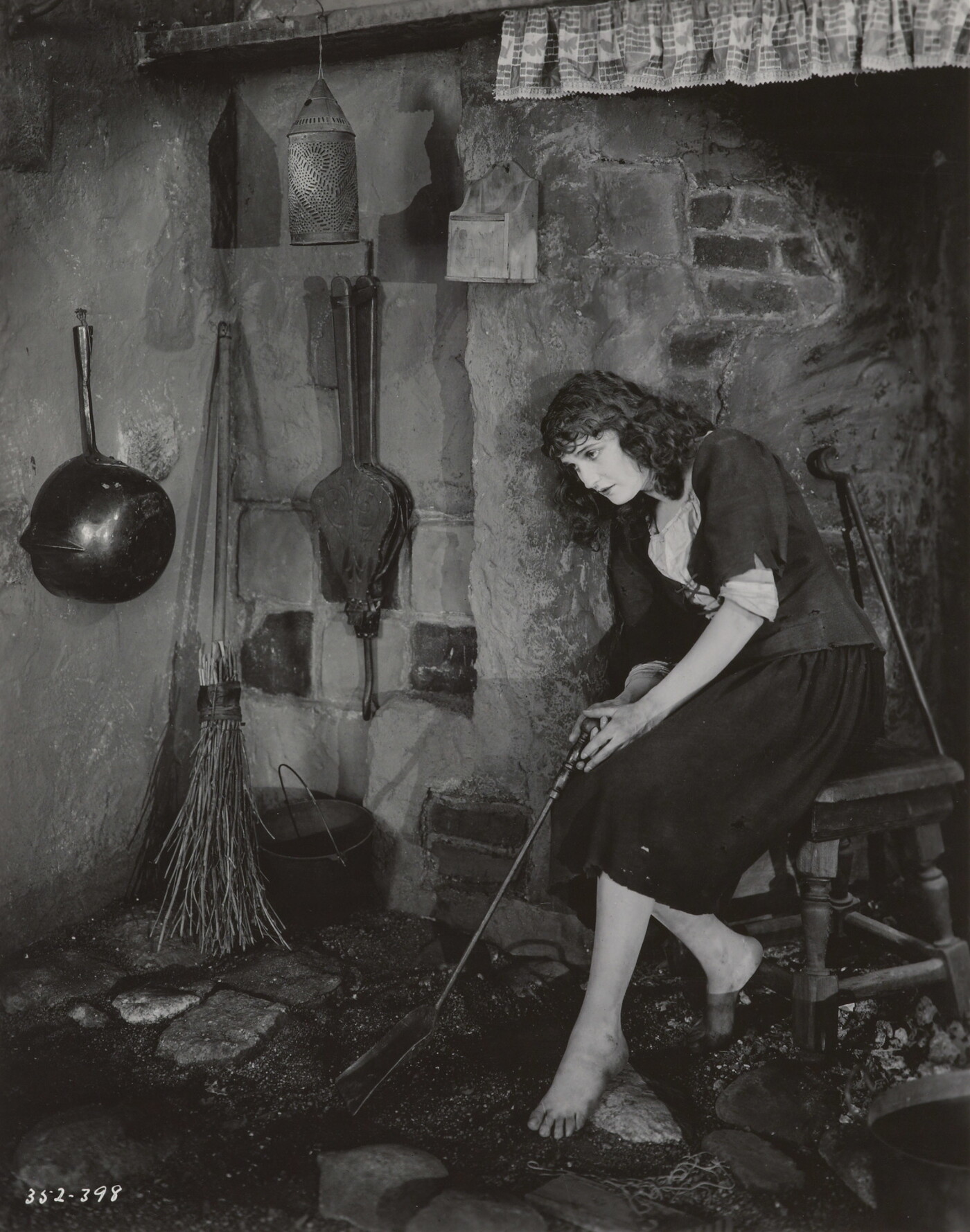 [Agnes Ayres in Cinderella sequence, "Forbidden Fruit"] | Amon Carter ...