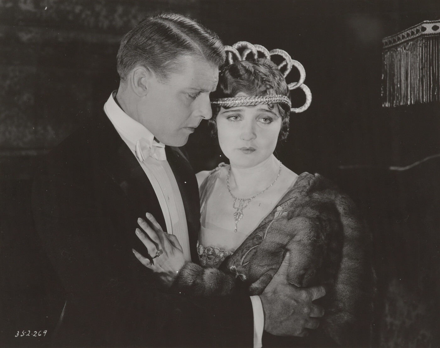 [Agnes Ayres and Forrest Stanley embracing, "Forbidden Fruit"] | Amon ...