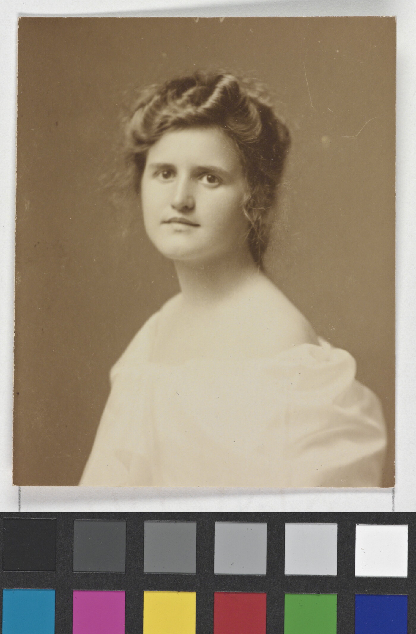 [Portrait of Clara Sipprell in white] | Amon Carter Museum of American Art