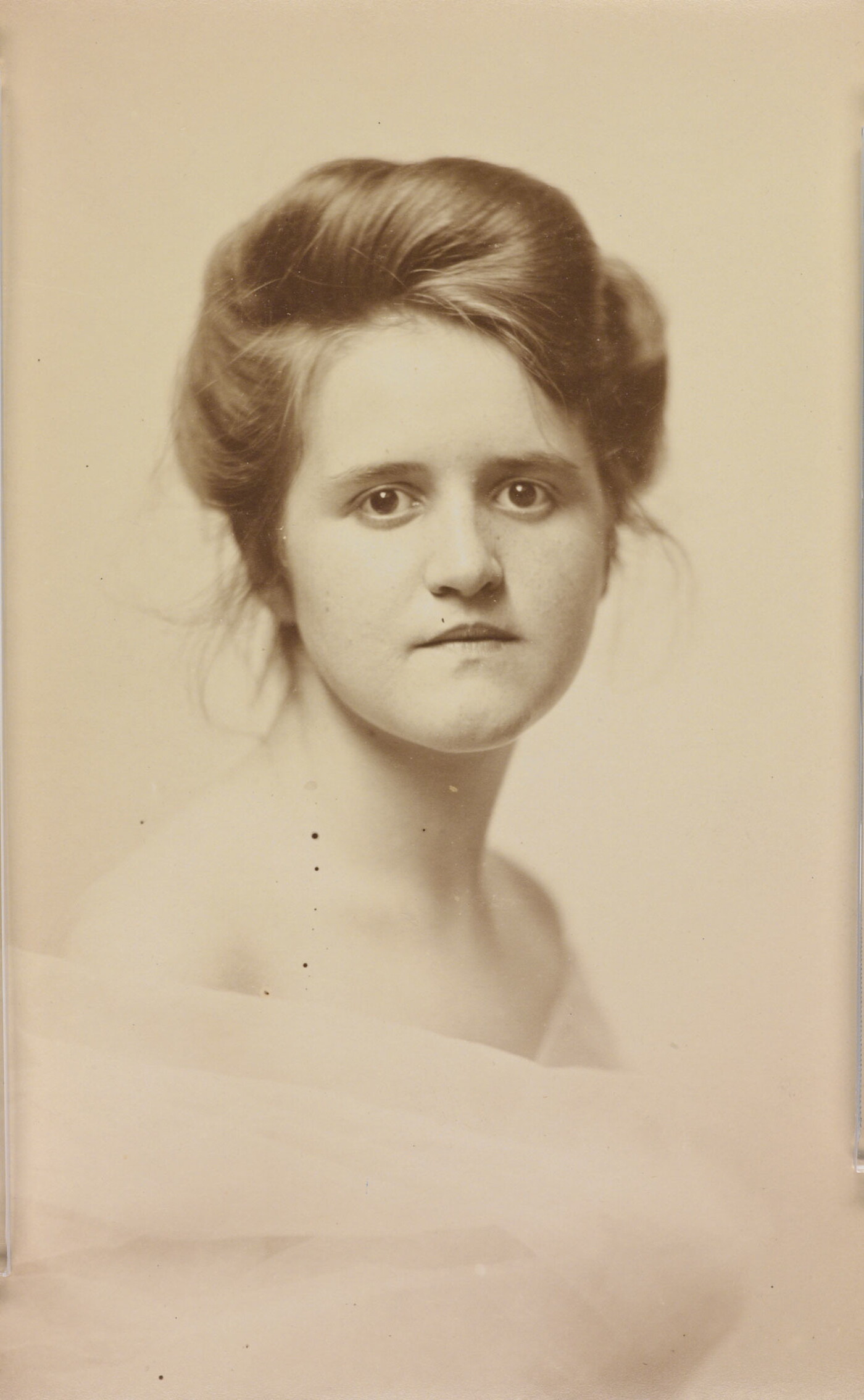 [Portrait of Clara Sipprell in white] | Amon Carter Museum of American Art