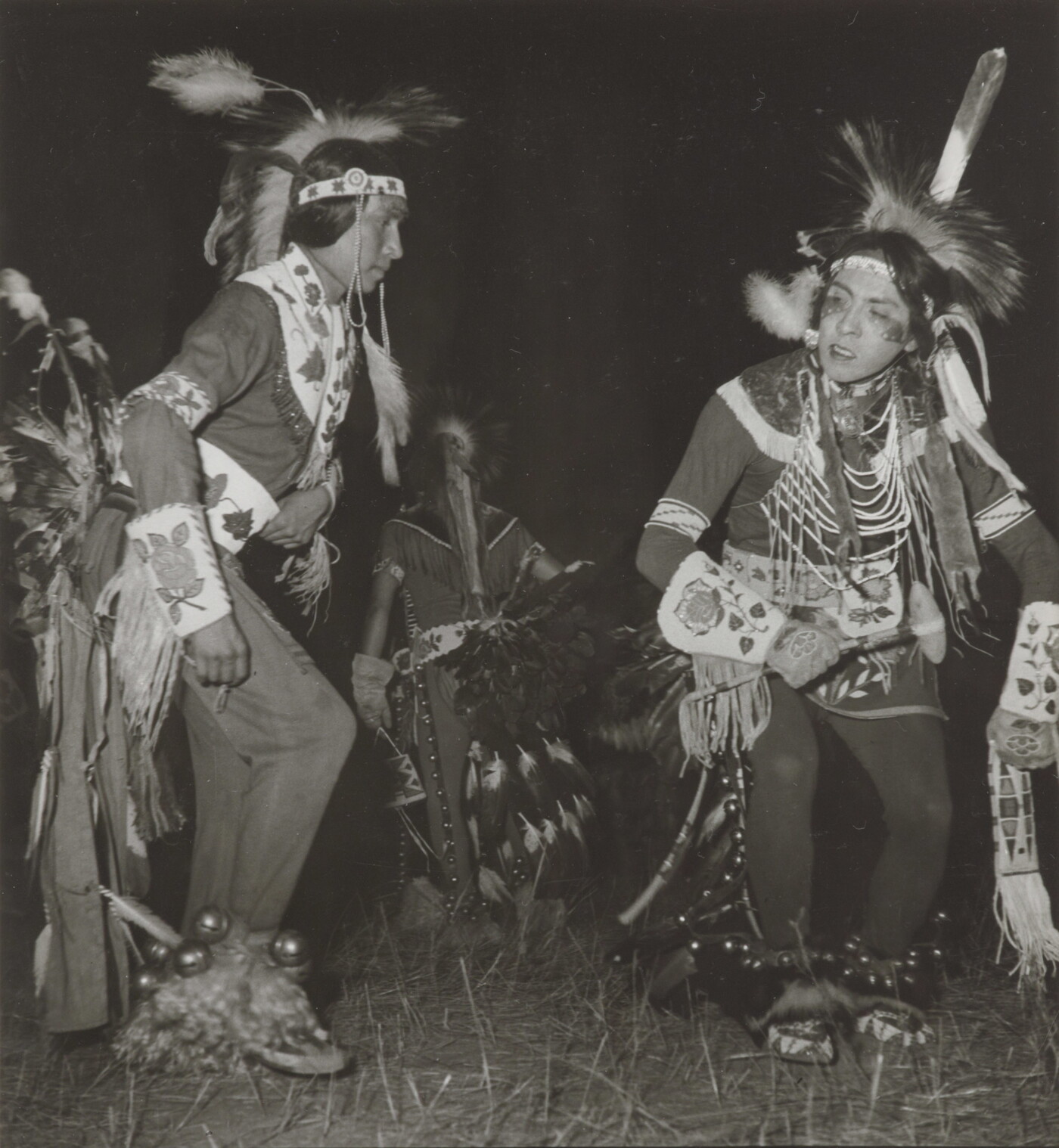 [Joseph Medicine Crow and Crow dancer] | Amon Carter Museum of American Art