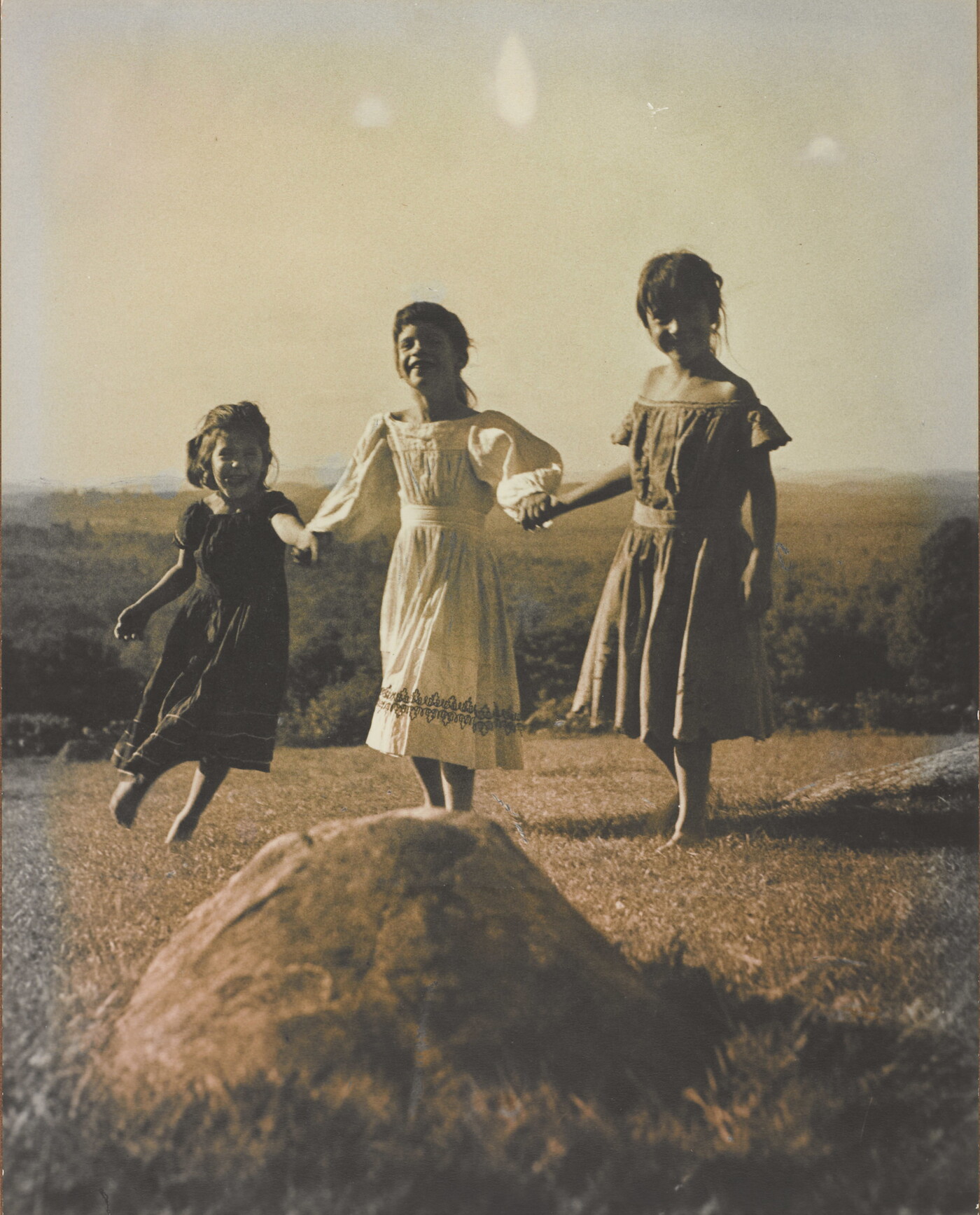 [Katherine, Barby and Susan hand-in-hand] | Amon Carter Museum of ...