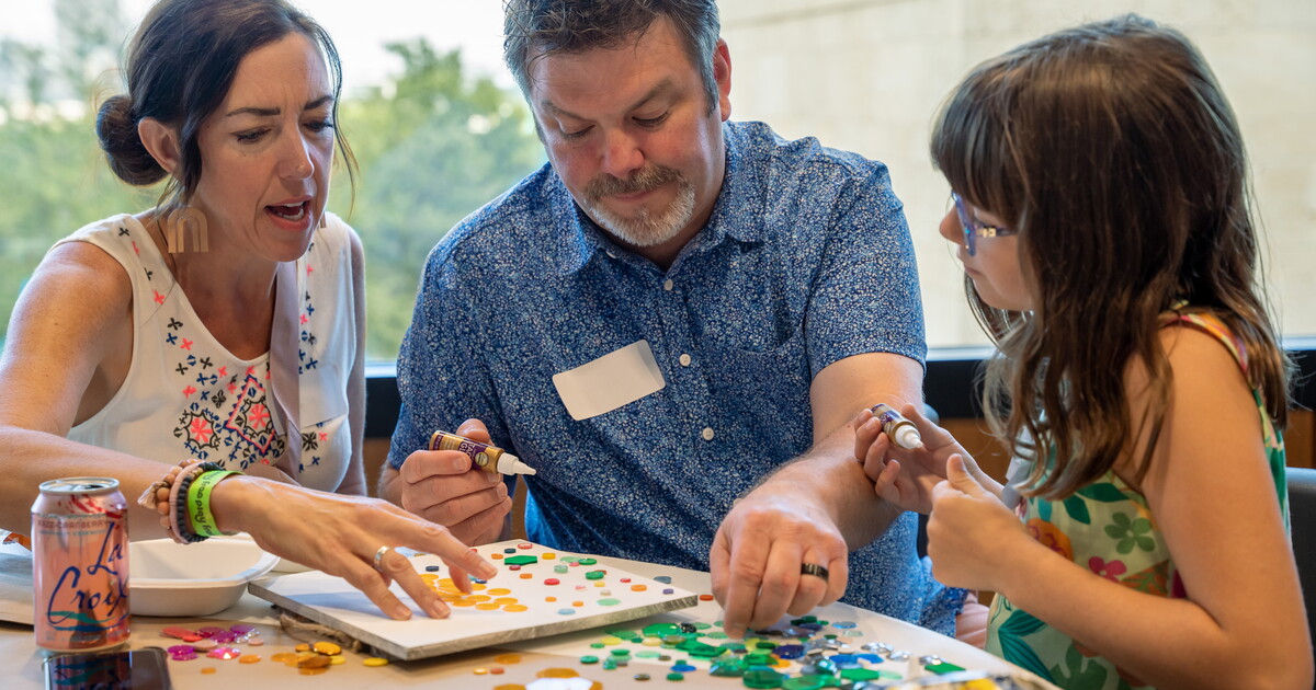 Family Workshop: Shape Up! | Amon Carter Museum of American Art