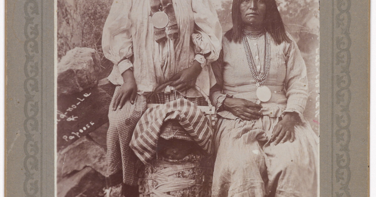 [Portrait of Apache family] | Amon Carter Museum of American Art