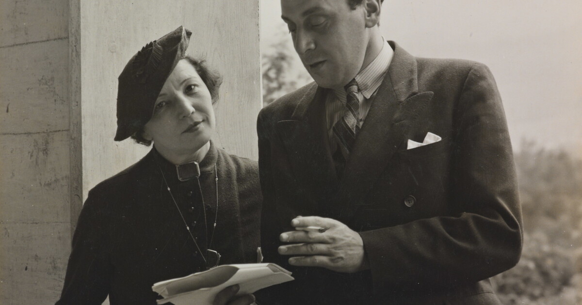 Josephine Victor & George Colouris on the Balcony of the Colorado ...