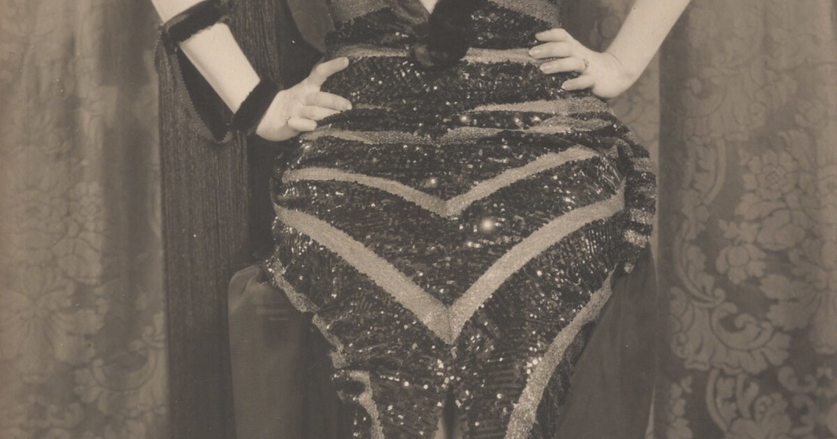 [Portait of Ruth Renick with hands on hips] | Amon Carter Museum of ...