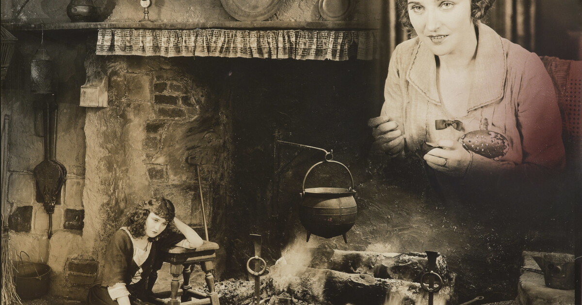 [Agnes Ayres in Cinderella fantasy sequence, "Forbidden Fruit"] | Amon ...