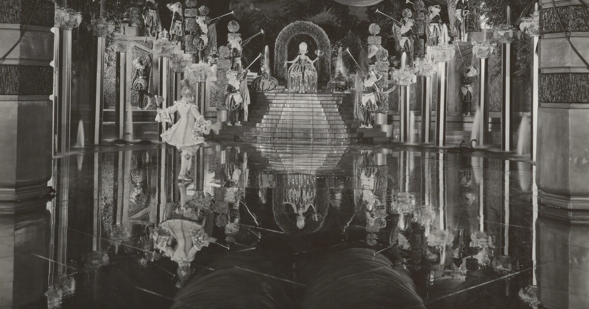 [Agnes Ayres and Forrest Stanley in Cinderella sequence, "Forbidden ...