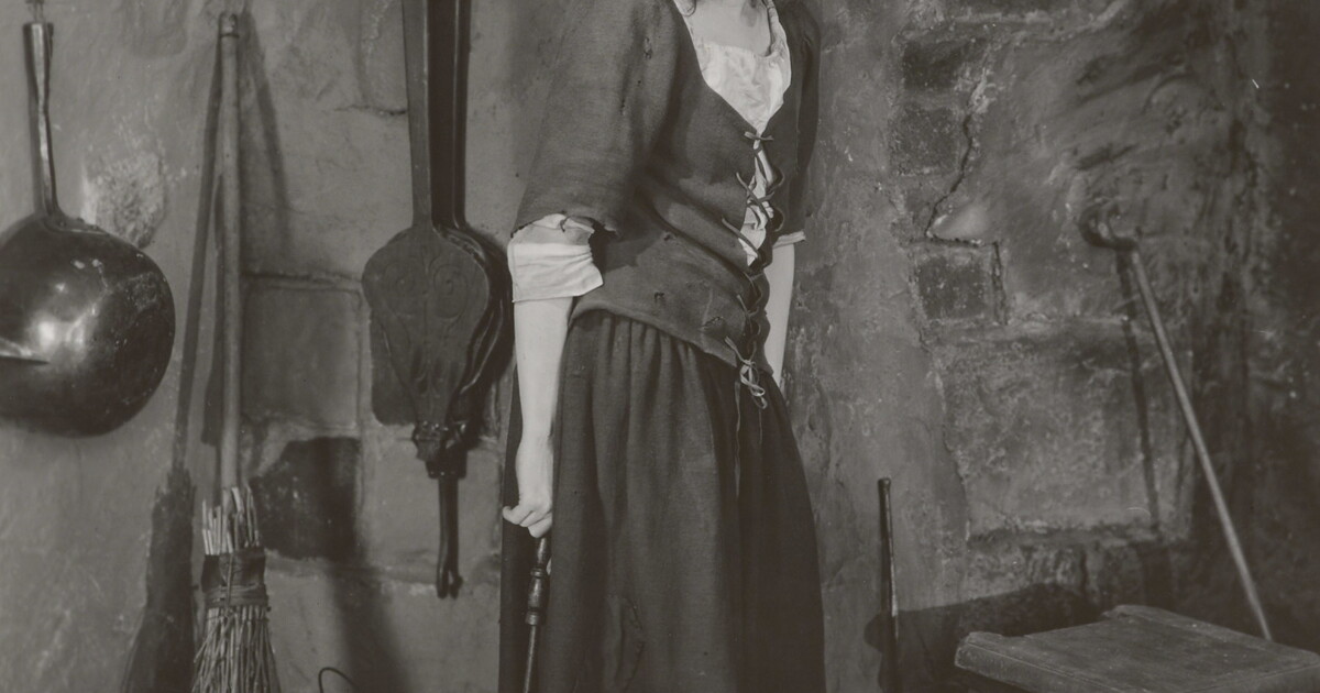 [Agnes Ayres in Cinderella sequence, "Forbidden Fruit"] | Amon Carter ...