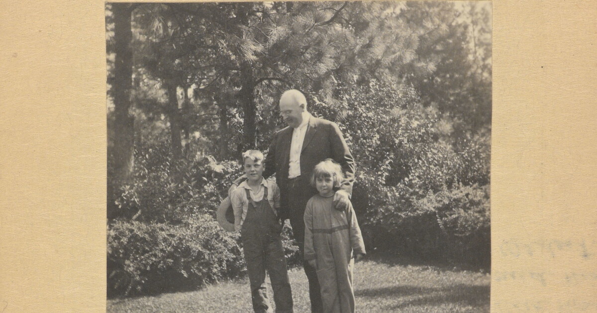 [Portrait of Mr. Sherwood Jr. and two children] | Amon Carter Museum of ...
