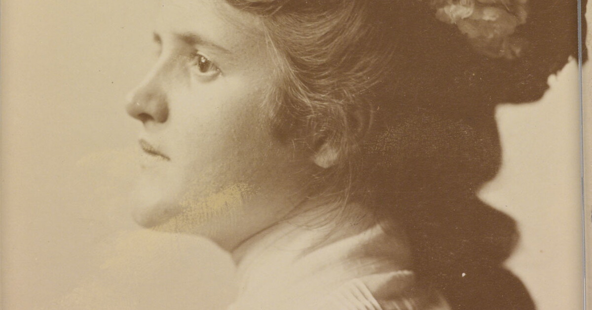 [Portrait of Clara Sipprell wearing hat and flowers in hair] | Amon ...