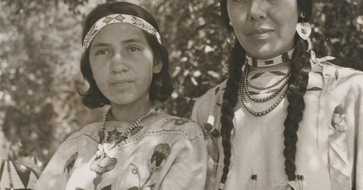 Agnes and Adloa Deernose | Amon Carter Museum of American Art